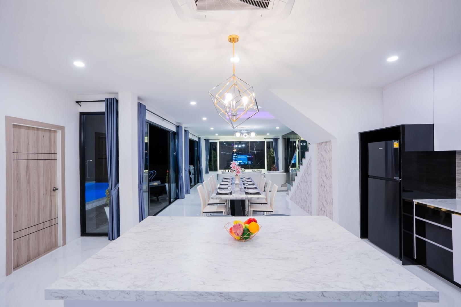 DV-1679 พูลวิลล่าพัทยา 8 ห้องนอน 10 ห้องน้ำ - By.De Ville