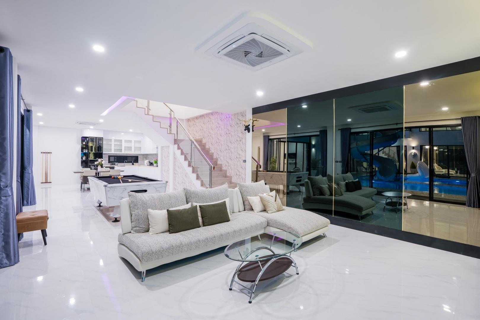 DV-1679 พูลวิลล่าพัทยา 8 ห้องนอน 10 ห้องน้ำ - By.De Ville